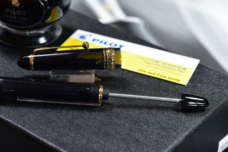 Pilot Custom 823 Negra Translúcida 14K | Vacío