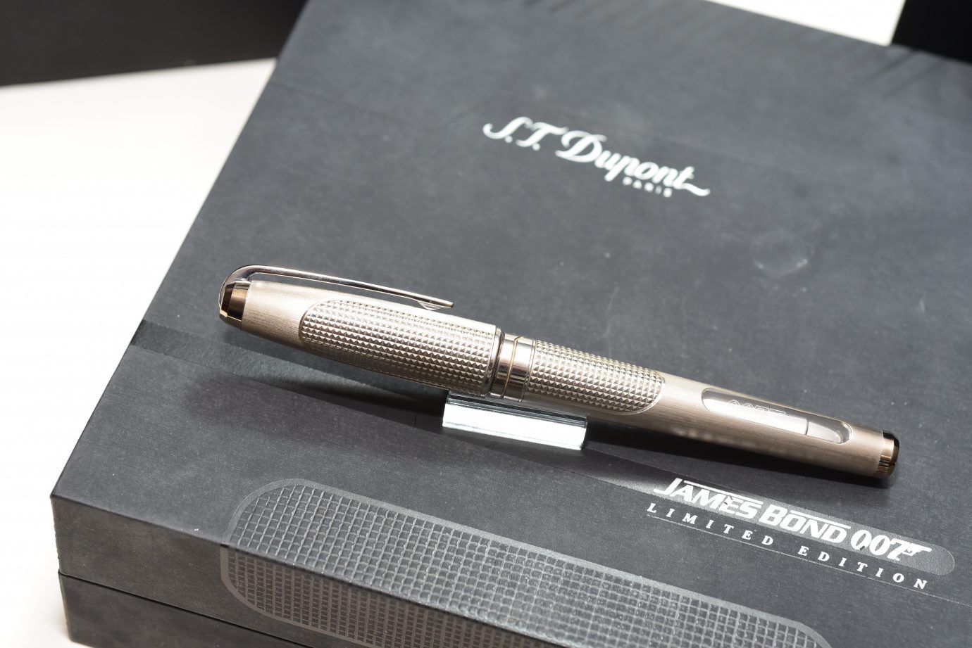 Dupont James Bond 007 Year 2004 Fountain Pen - Ibérica Pens ...