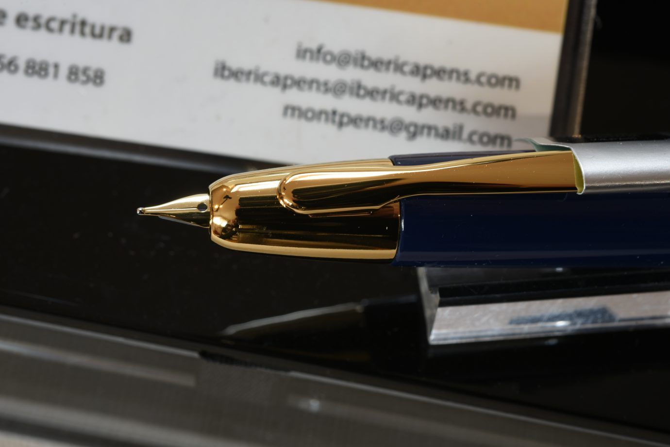 Pluma Estilográfica Pilot Capless azul 18k con pulsador
