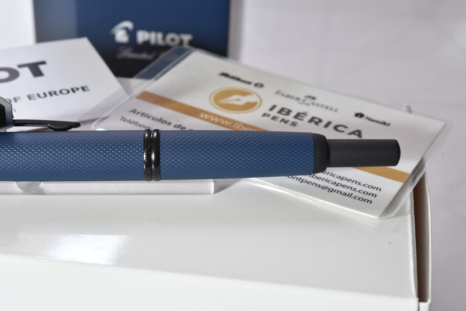 Pilot Capless 2025 Midnight LE | Retráctil 18K Numerada
